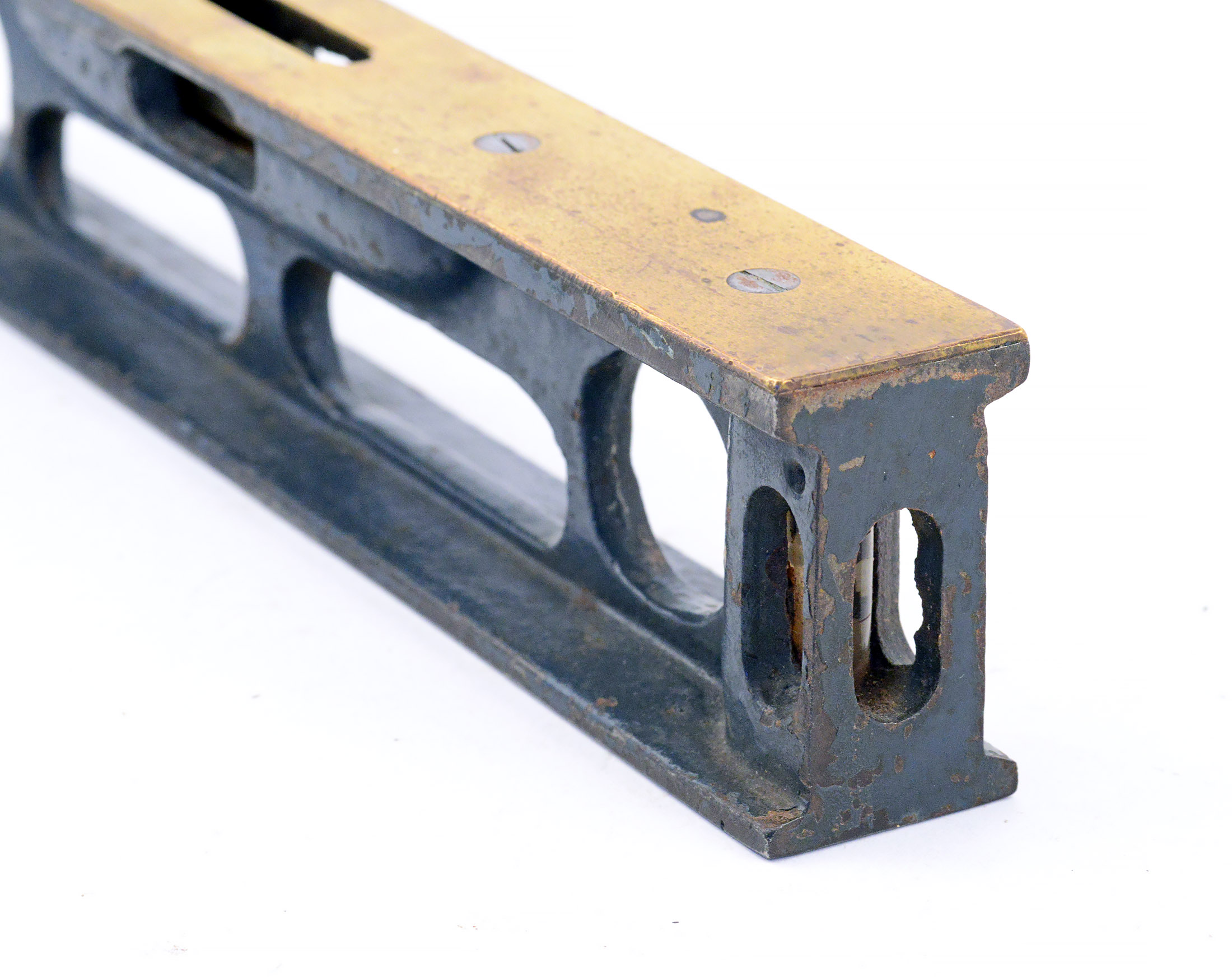 Awesome 9.5″ Cast Iron Level with End Plumb – Vintage Vials